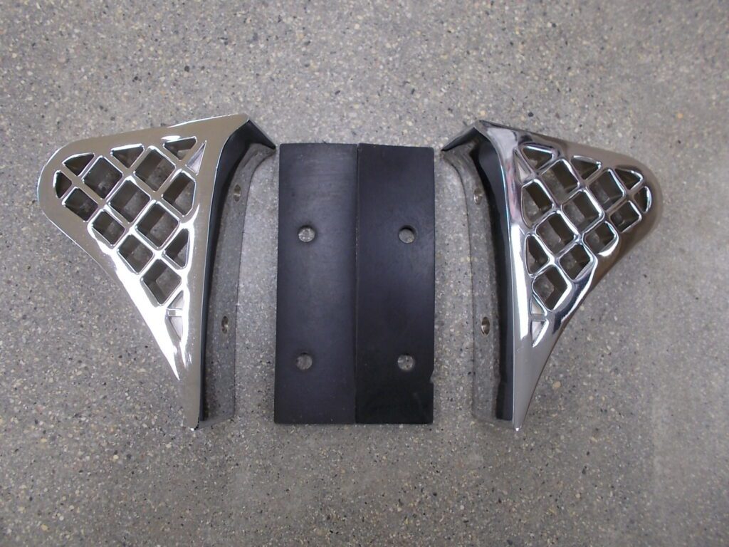 Dirks1067 - Peterbilt Chromed Aluminum Fender Steps - Dirk's Classic Truck