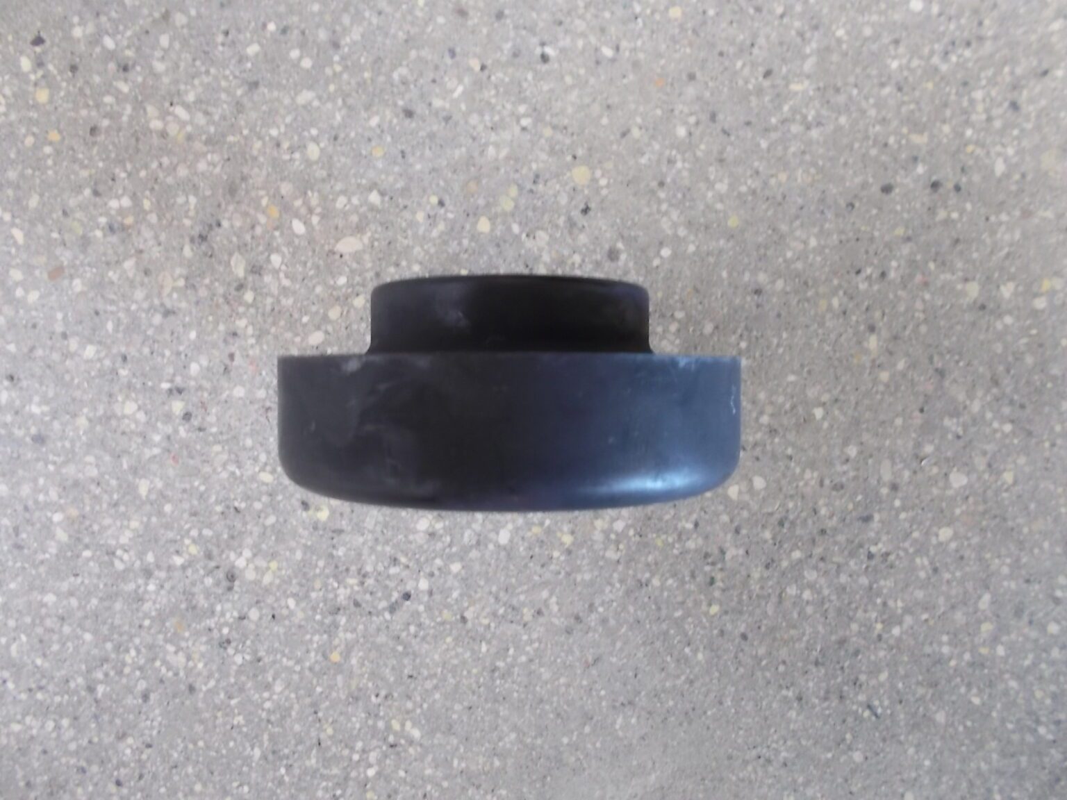 Dirks1346 - Peterbilt 359 Rubber Radiator Mount - Dirk's Classic Truck