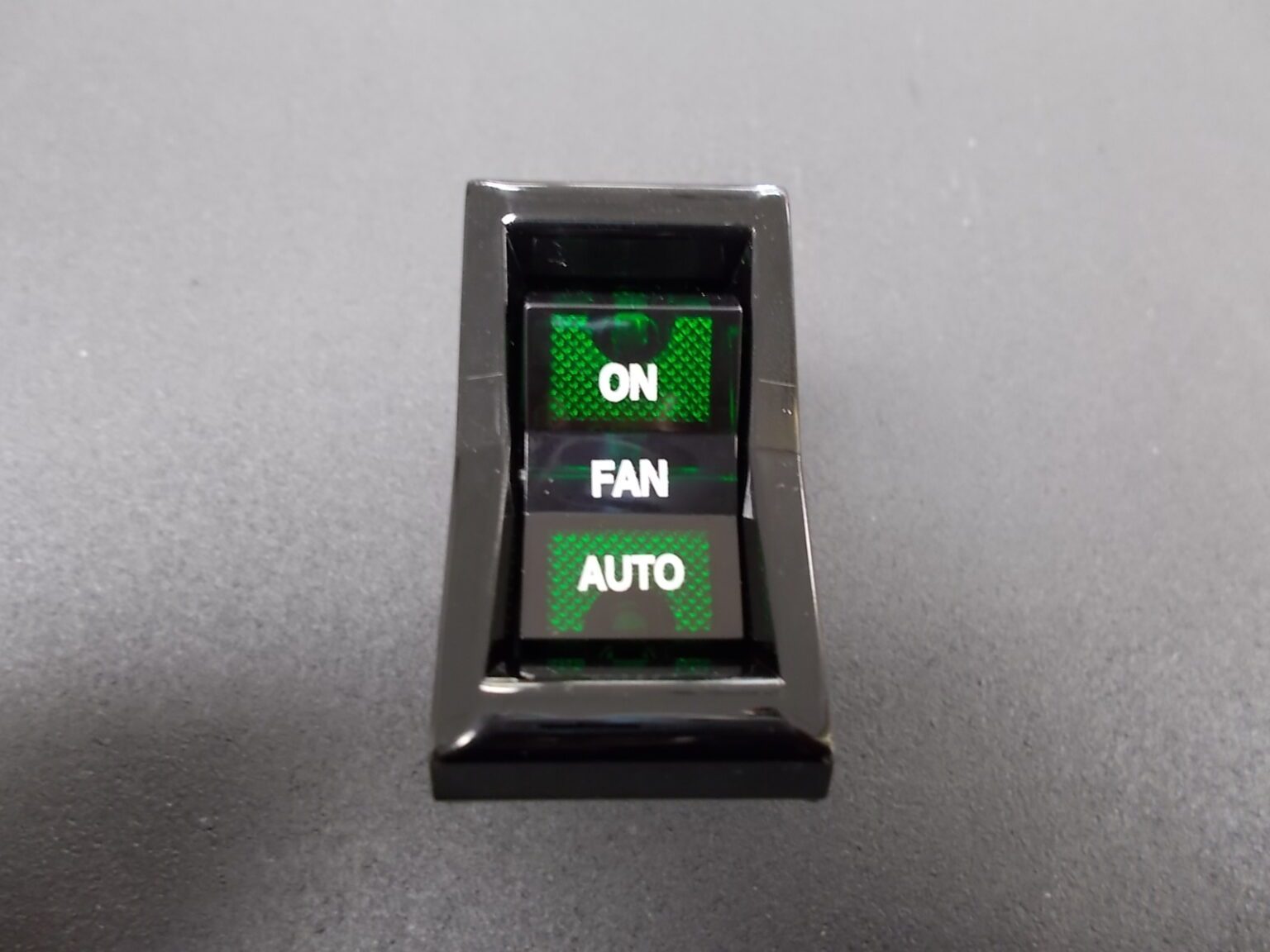 Dirks1394 - Peterbilt Fan Rocker Switch, Green Lighted - Dirk's Classic ...