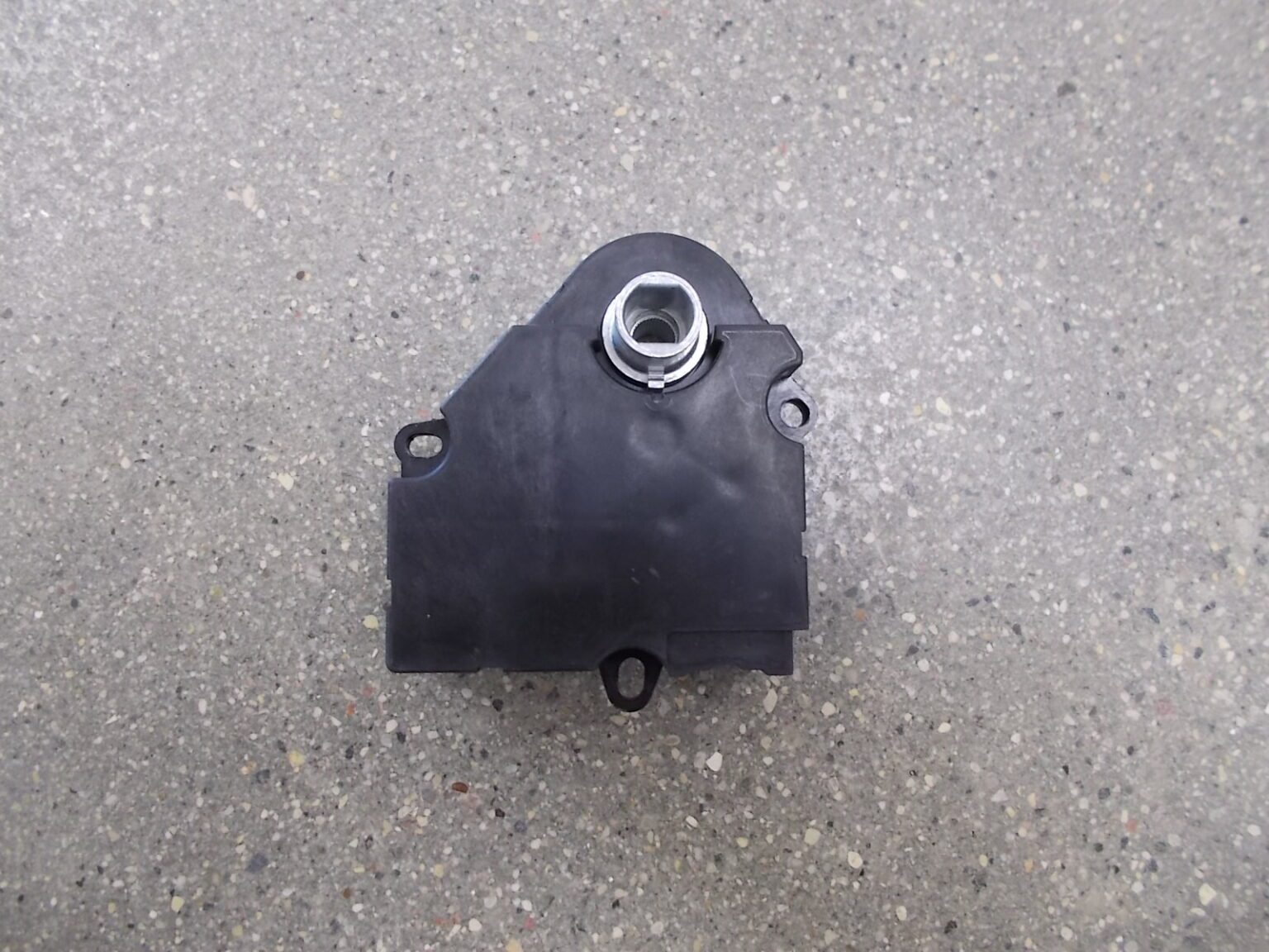 Dirks1141 - Hvac Actuator Motor, Yellow E Series - Dirk's Classic Truck