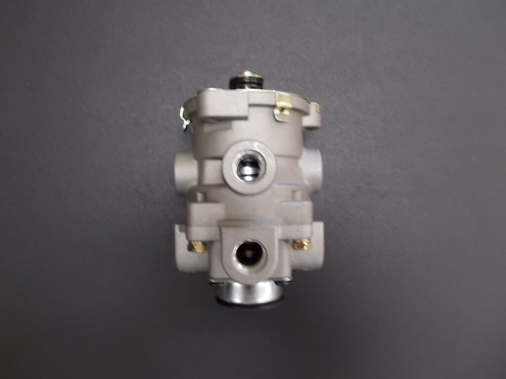 Dirks1105 - Peterbilt 359 Foot Brake Control Valve - Dirk's Classic Truck