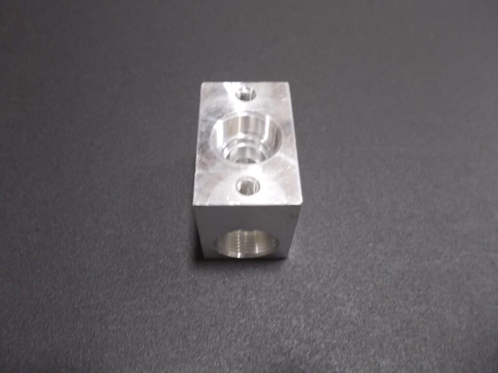 Dirks1170 - Air Conditioning Tee Block, With Female #6 Inverted O-Ring ...
