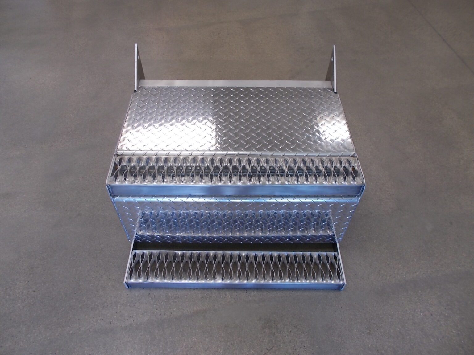 Dirks1634 - Aluminum Battery Box For Peterbilt 359 - Dirk's Classic Truck