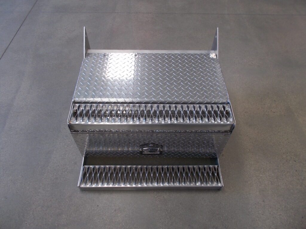 Dirks1633 - Aluminum Tool Box For Peterbilt 359 - Dirk's Classic Truck