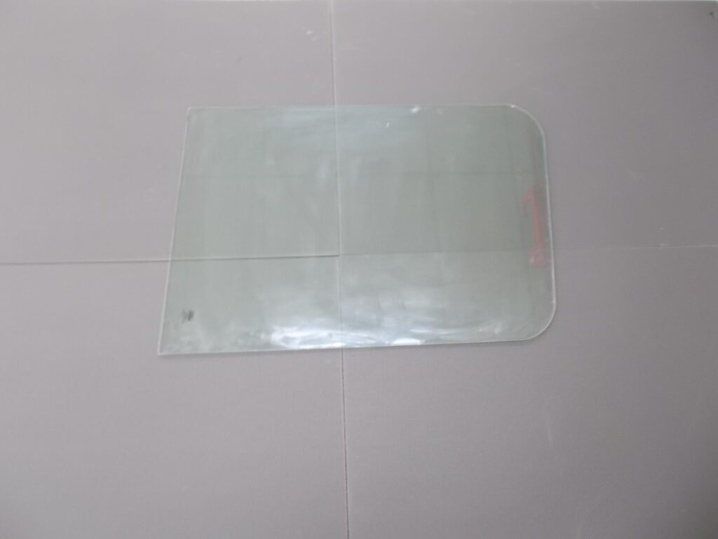 Dirks1713 - Peterbilt 359 Windshield Glass - Dirk's Classic Truck